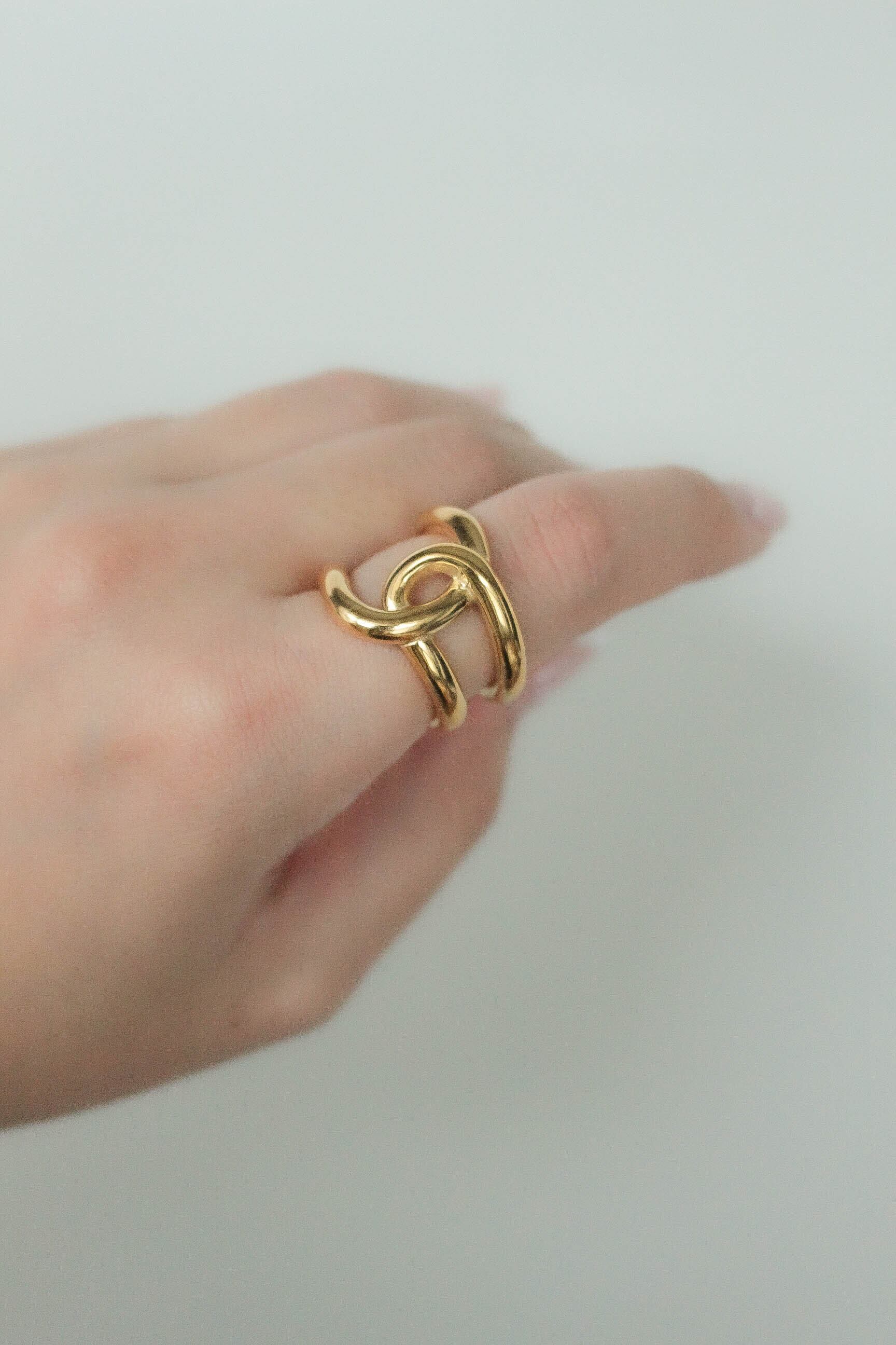 Big Cross Ring | 金属アレルギー対応のアクセサリー ebine