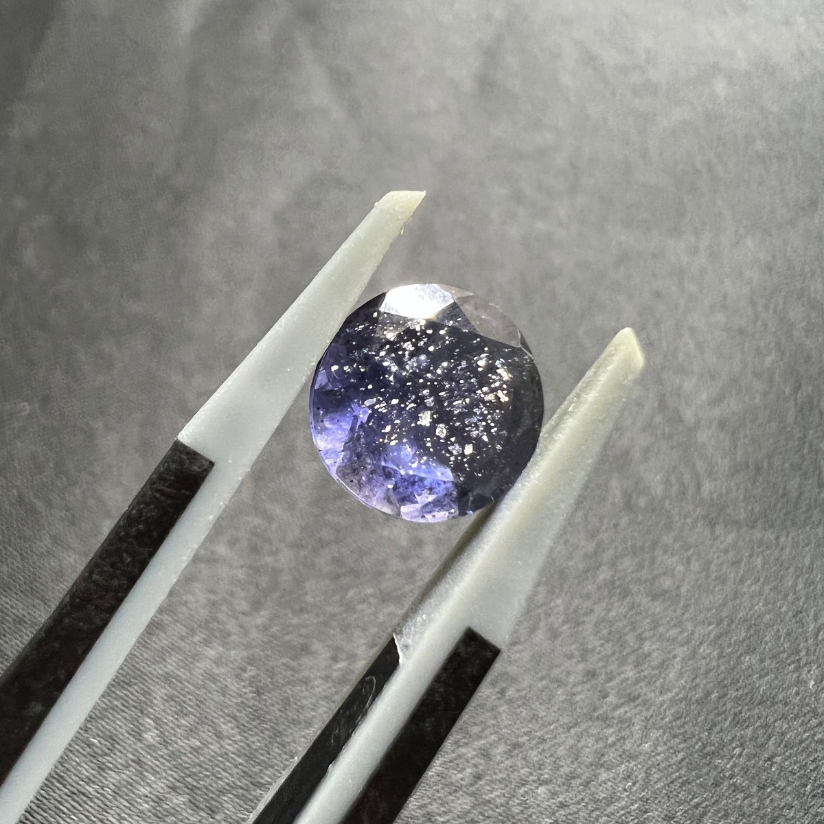 アイオライトサンストーン 〜まんまる銀河〜 1.47ct | GEMマニ屋