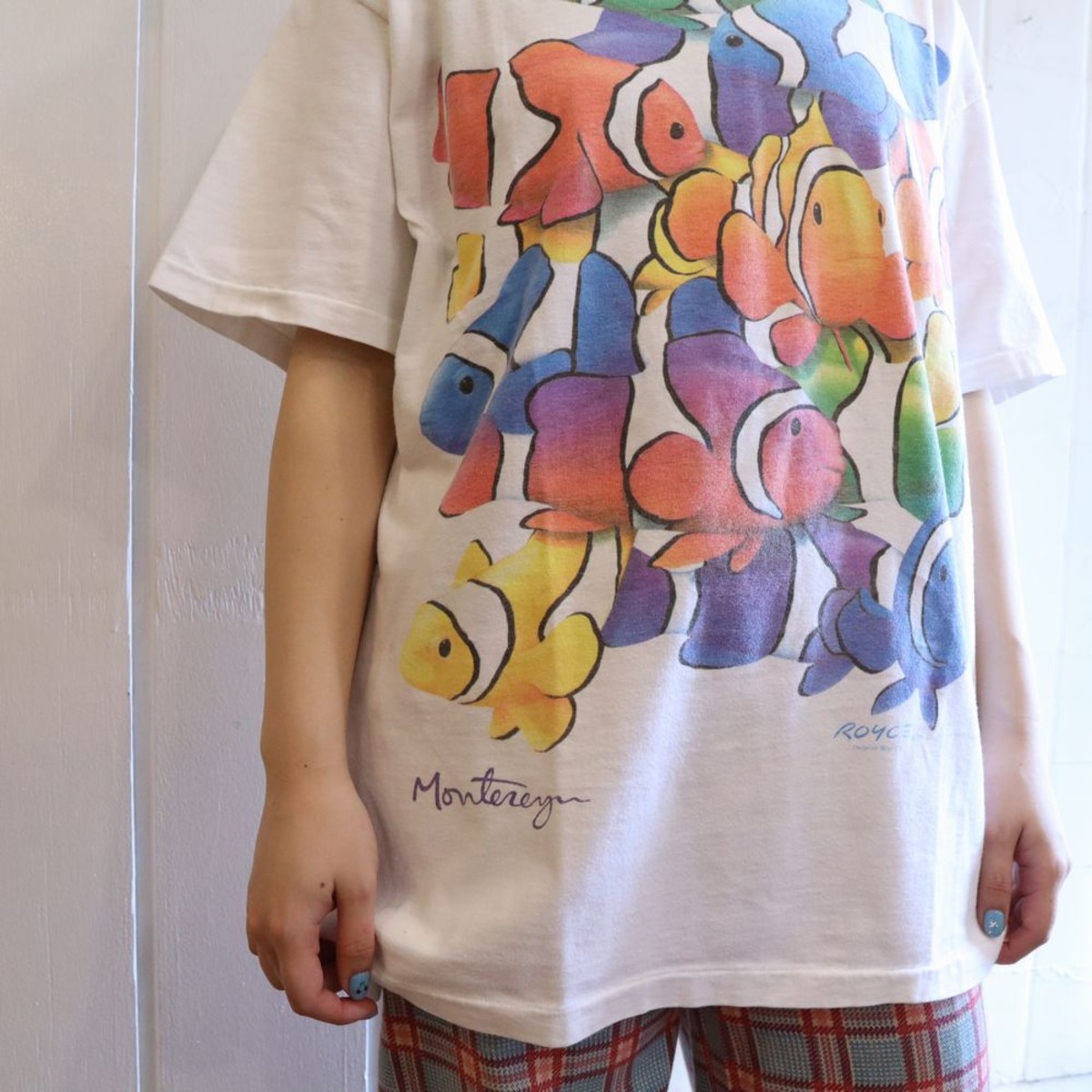 ”Hanes” white × colorful fish print T-shirt [k-239] | Fizzvintage