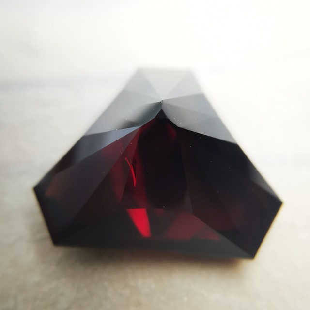 パイロープガーネット 6.68ct / R-0110 | Tam＆Tam Gem