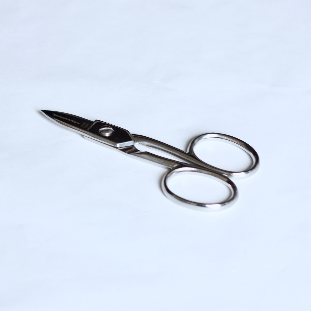 BUTTONHOLE SCISSORS | LaLa Sewing été