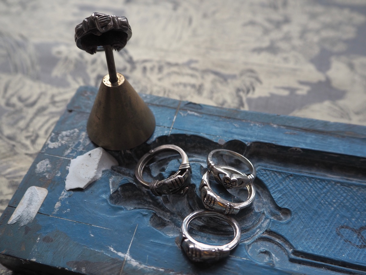 手の美術展 vintage silver gimmick fede ring | FESTINA LENTE