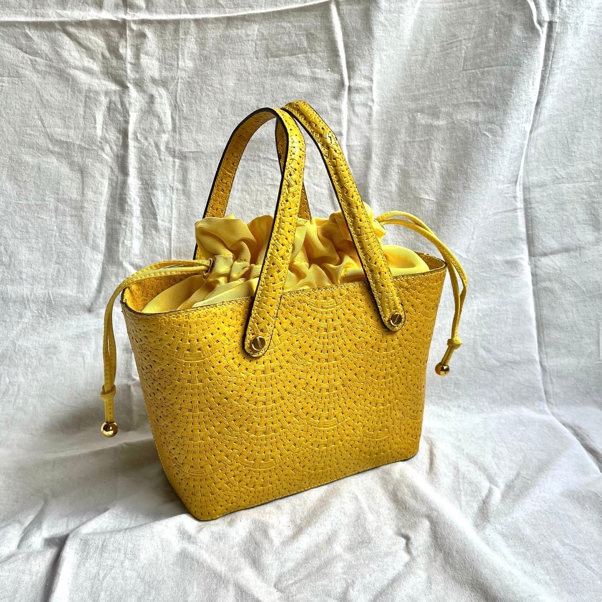Italy "PIBRA" "Lace Style" Yellow Leather Hand Bag | CARBOOTS