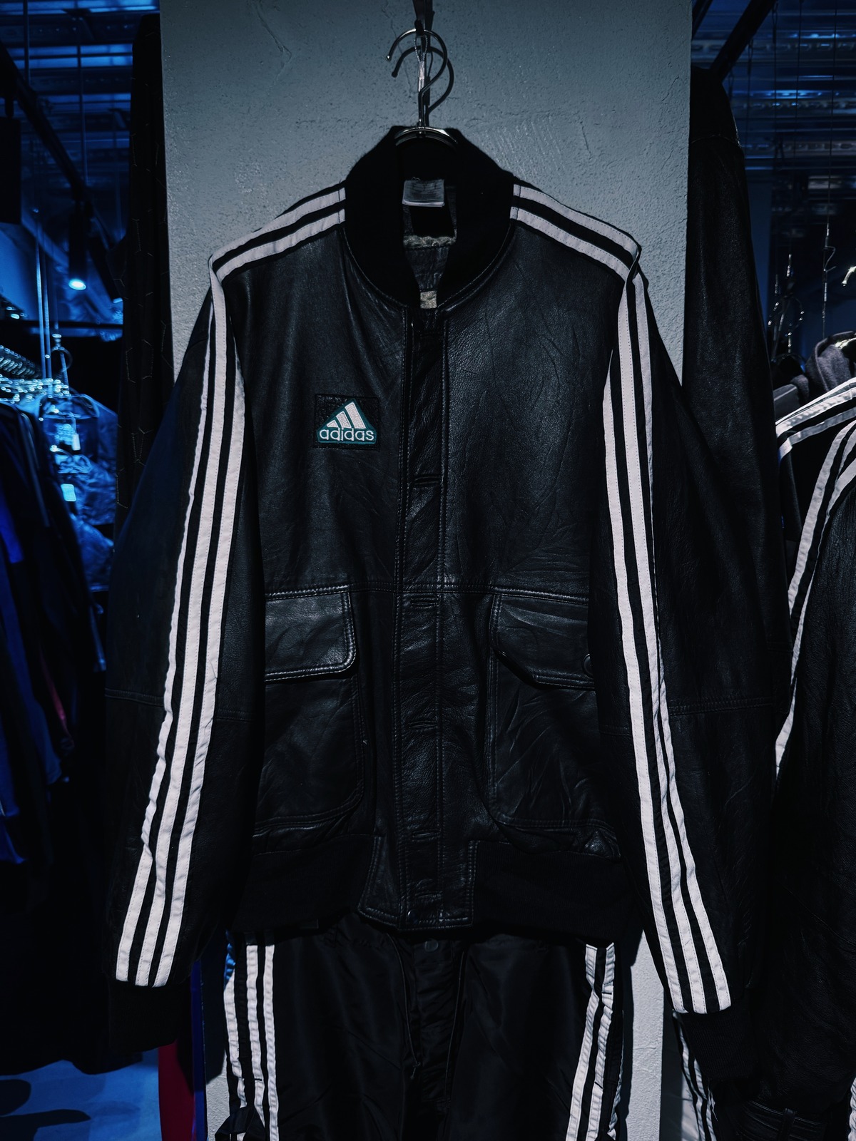 【D4C】special "original re:make" three stripe design vintage leather ...