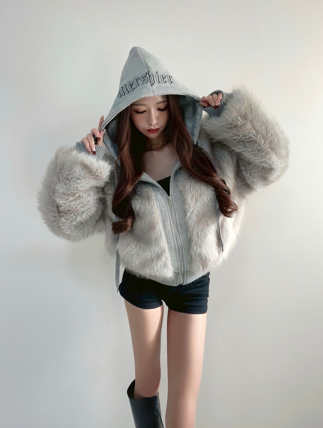 フードLOGO/スウェット×MIXファーブルゾン | in the rise