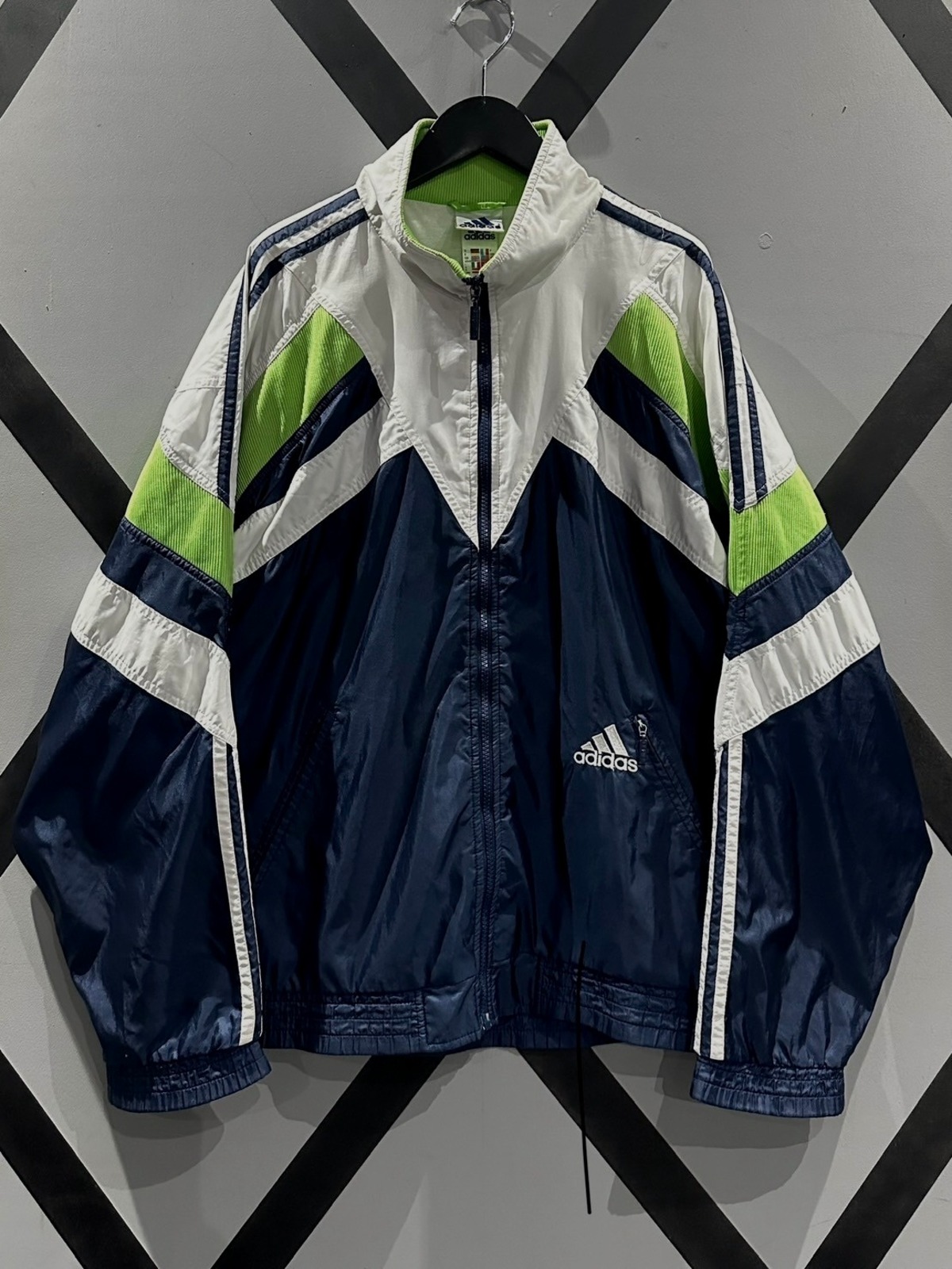 【X VINTAGE】"adidas" 90's 3 Stripes Design Loose Nylon Track Jacket | Caka(カカ）下北沢古着屋、セレクトショップ