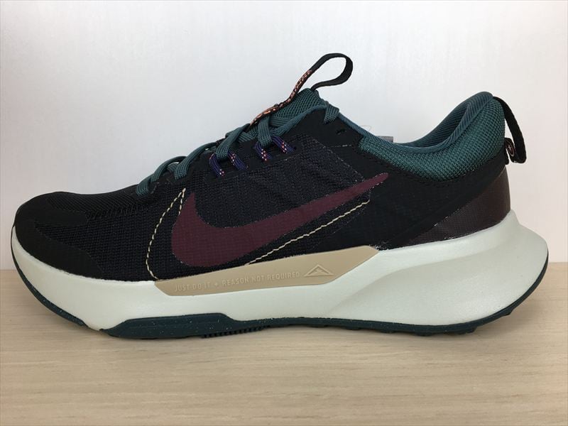 NIKE（ナイキ） EBERNON LOW PREM（エバノンLOW PREM） AQ1774-100
