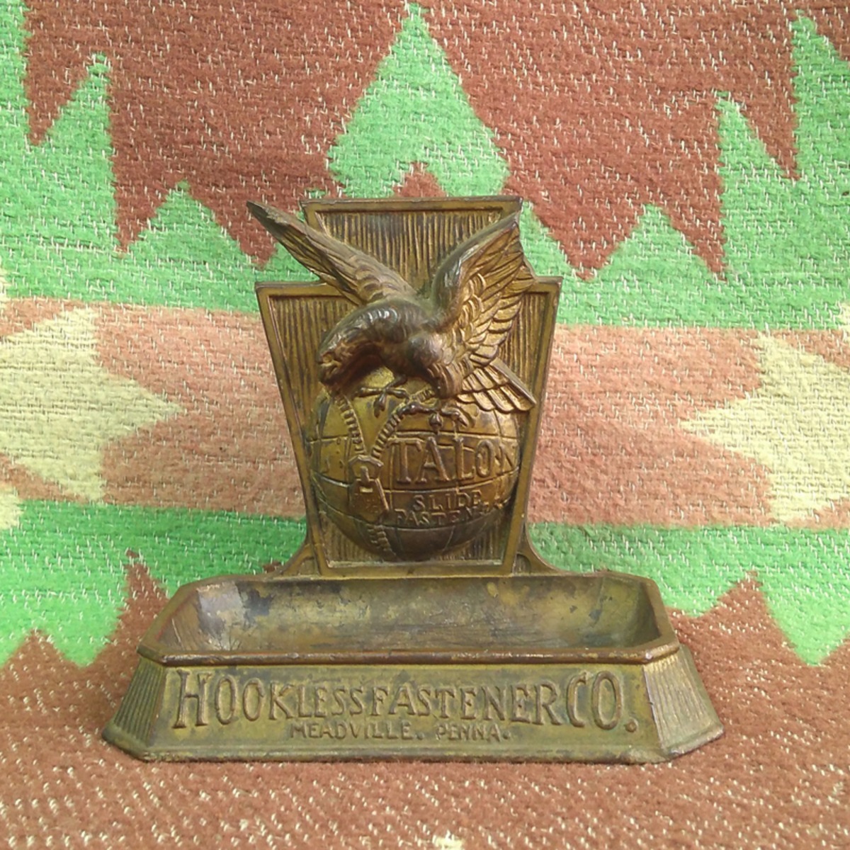 1920s HOOKLESS FASTENER CO. Advertising Ashtray | Wonder Wear ヴィンテージ古着 ...
