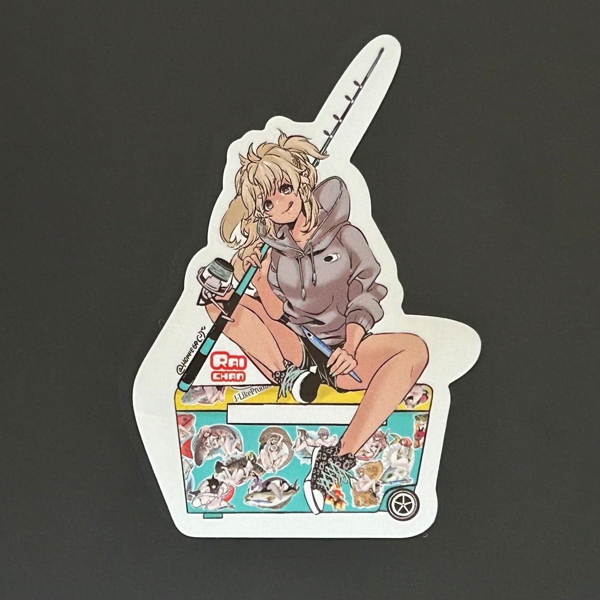 @honne_69フィッシュアートステッカー mini RAIちゃん | ジェイライクプロダクト
