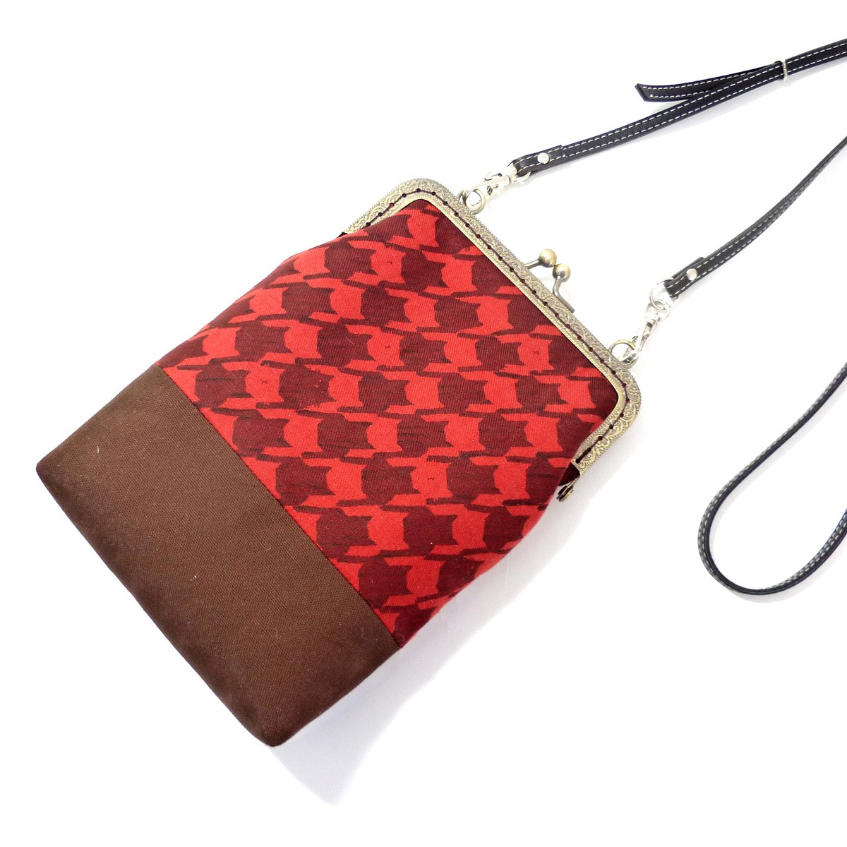 がま口 スマホショルダーバッグ 千鳥猫柄 赤 ポシェット G798 | 手づくりのがま口のお店 | がま口屋さんchocho
