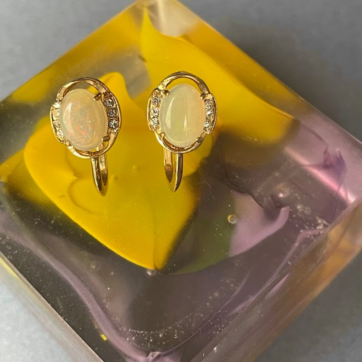 オパール オーバル イヤリング 《E-0255》 | ModernLoop ユーズドアクセサリー専門店