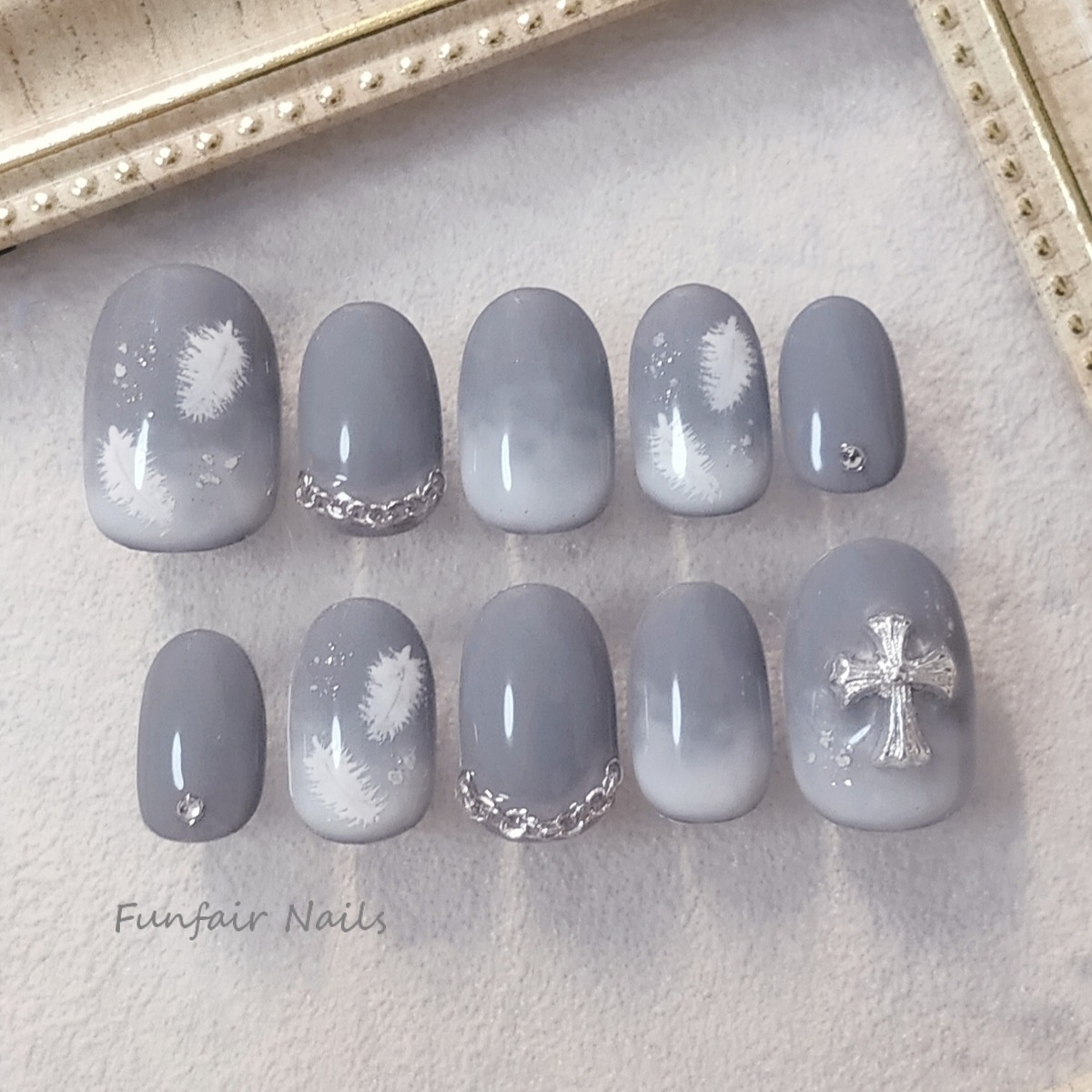 天使の白昼夢(グレー) 〜 ネイルチップ 天使 ゴシック 十字架 羽 〜 | Funfair Nails