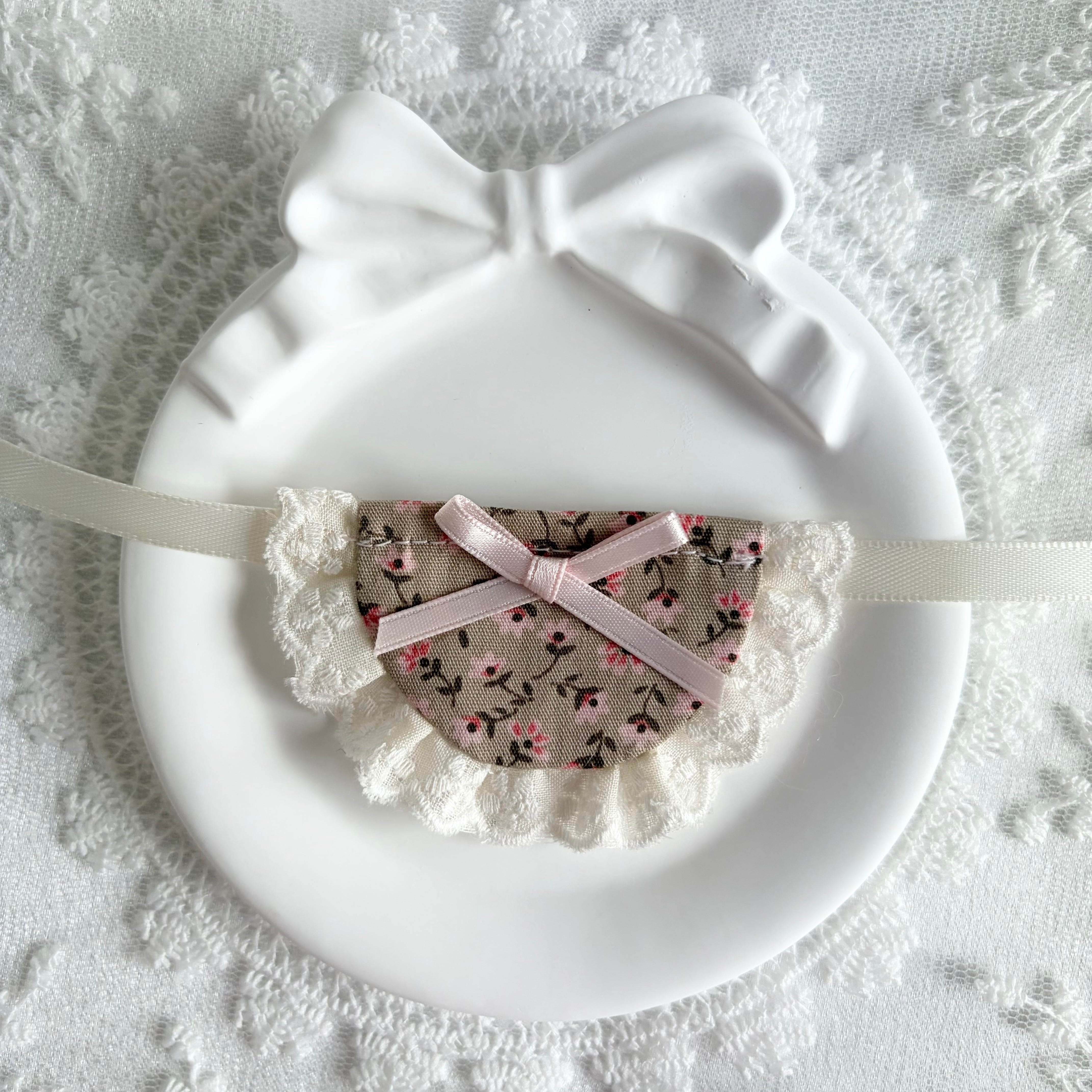 ぬいぐるみ用スタイ クラシックシリーズ リジーのノーブルレーススタイ ベージュ B | きゃらぶき