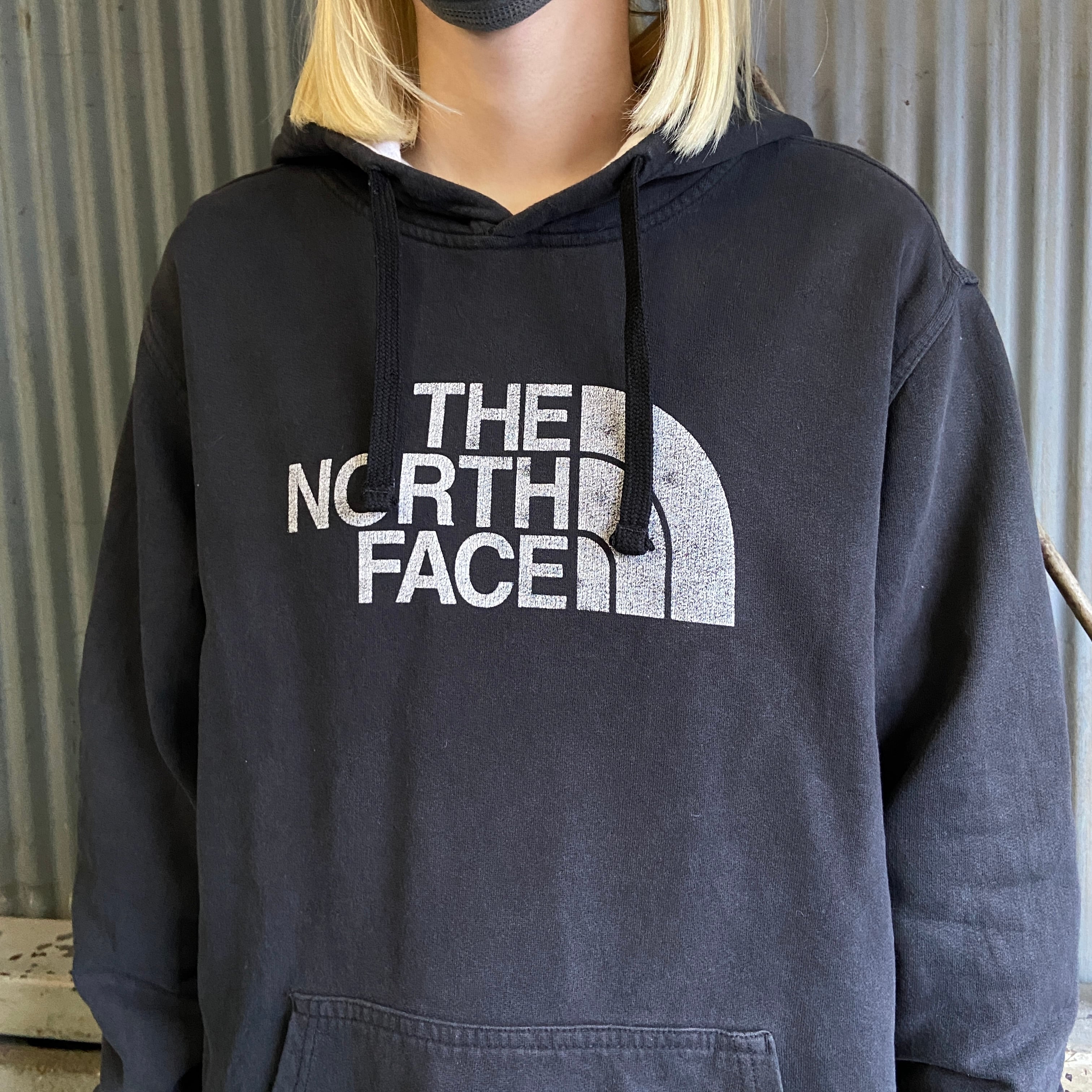 THE NORTH FACE ザ ノースフェイス スウェットパーカー メンズL 古着 フェードブラック 黒色 ビッグロゴ プルオーバー フー ...