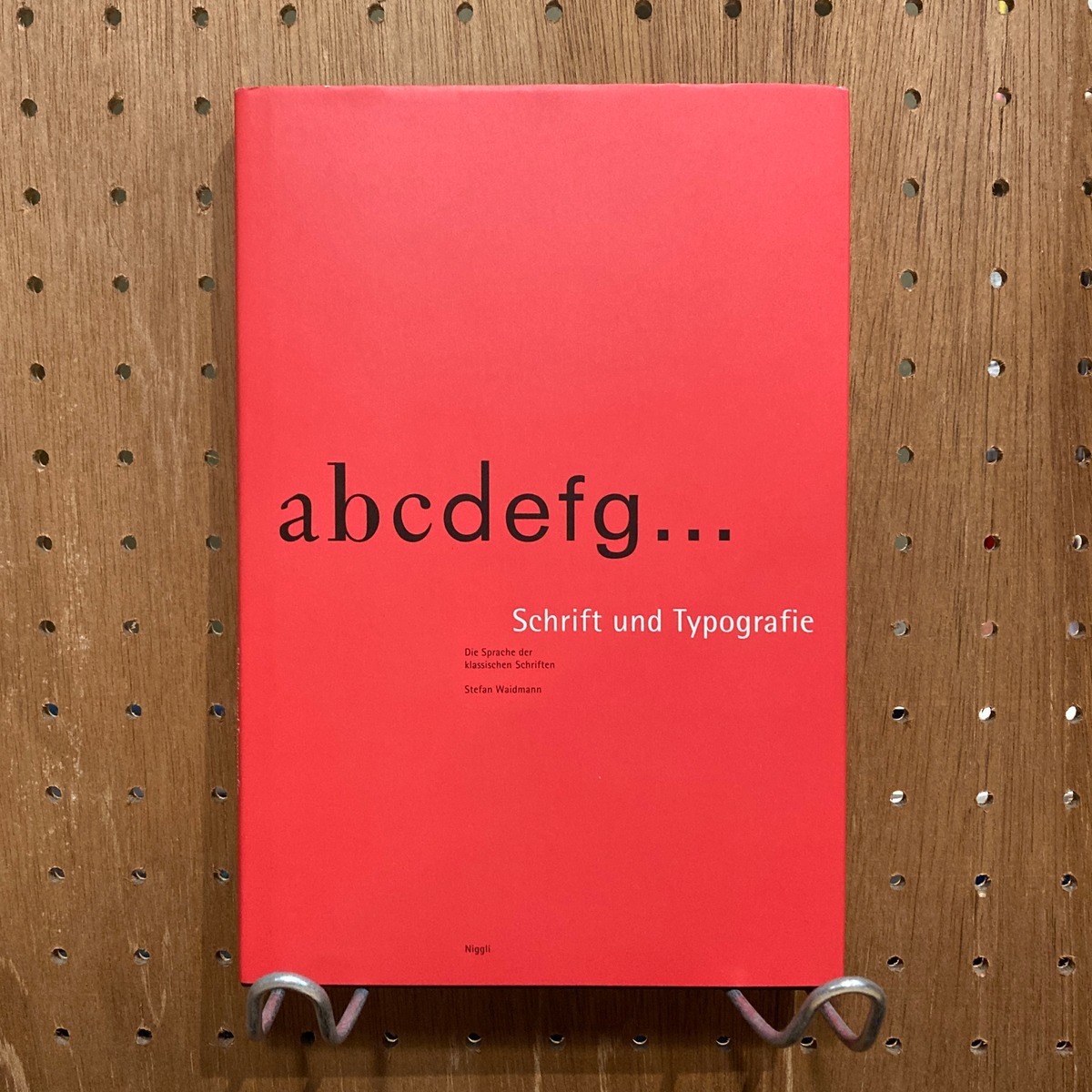 Schrift und Typografie: Die Sprache der klassischen Schriften / Stefan ...