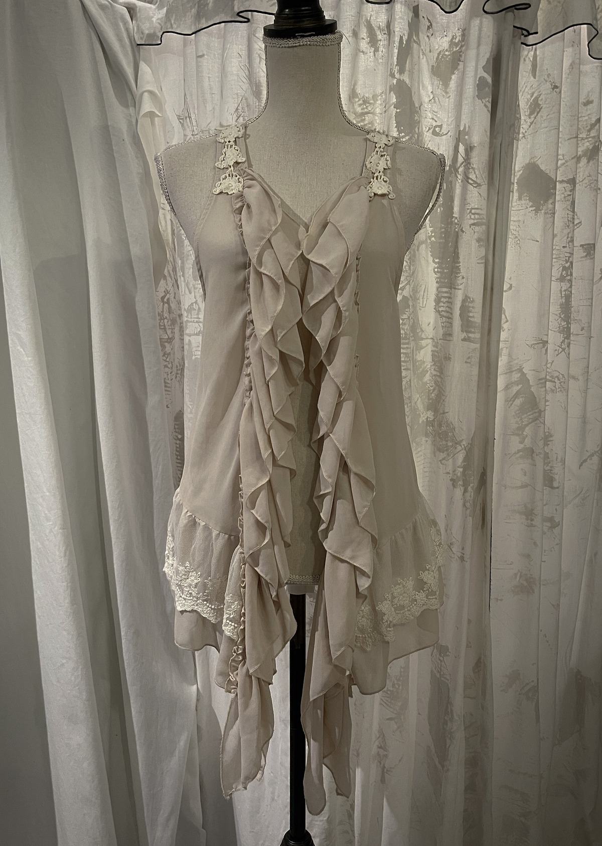 White Frill Vest | Queens