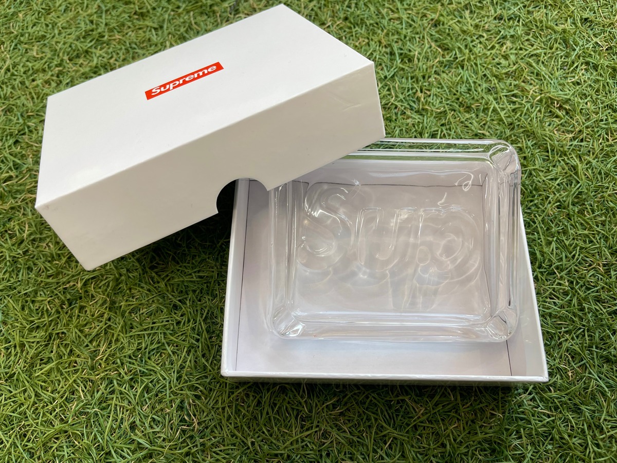 Supreme DEBOSSED GLASS ASHTRAY CLEAR 86063 | BRAND BUYERS OSAKA