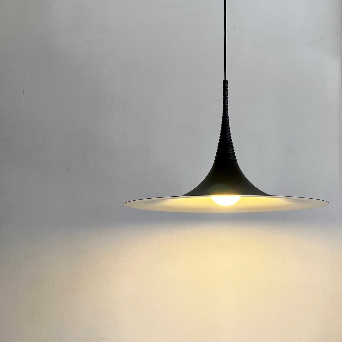 Trumpet Shade Pendant Lamp by Ad van Berlo / BLACK 1980's オランダ ...