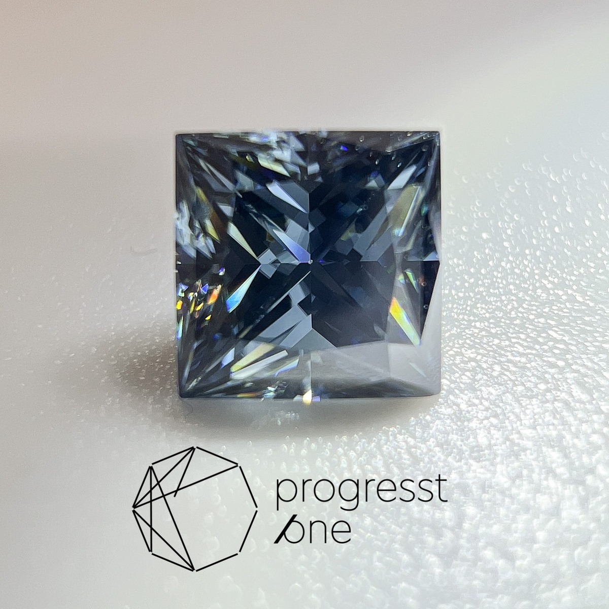 モアッサナイト約0.74ct | progresstone