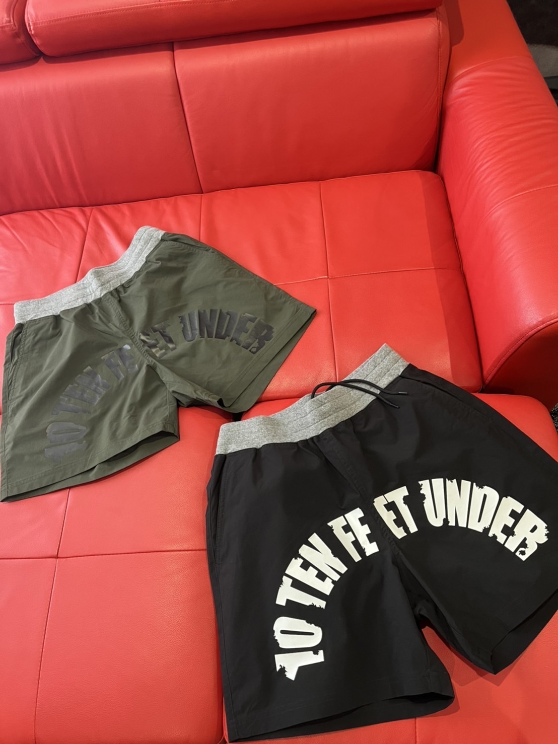 10TEN FEET UNDER | Se9rets