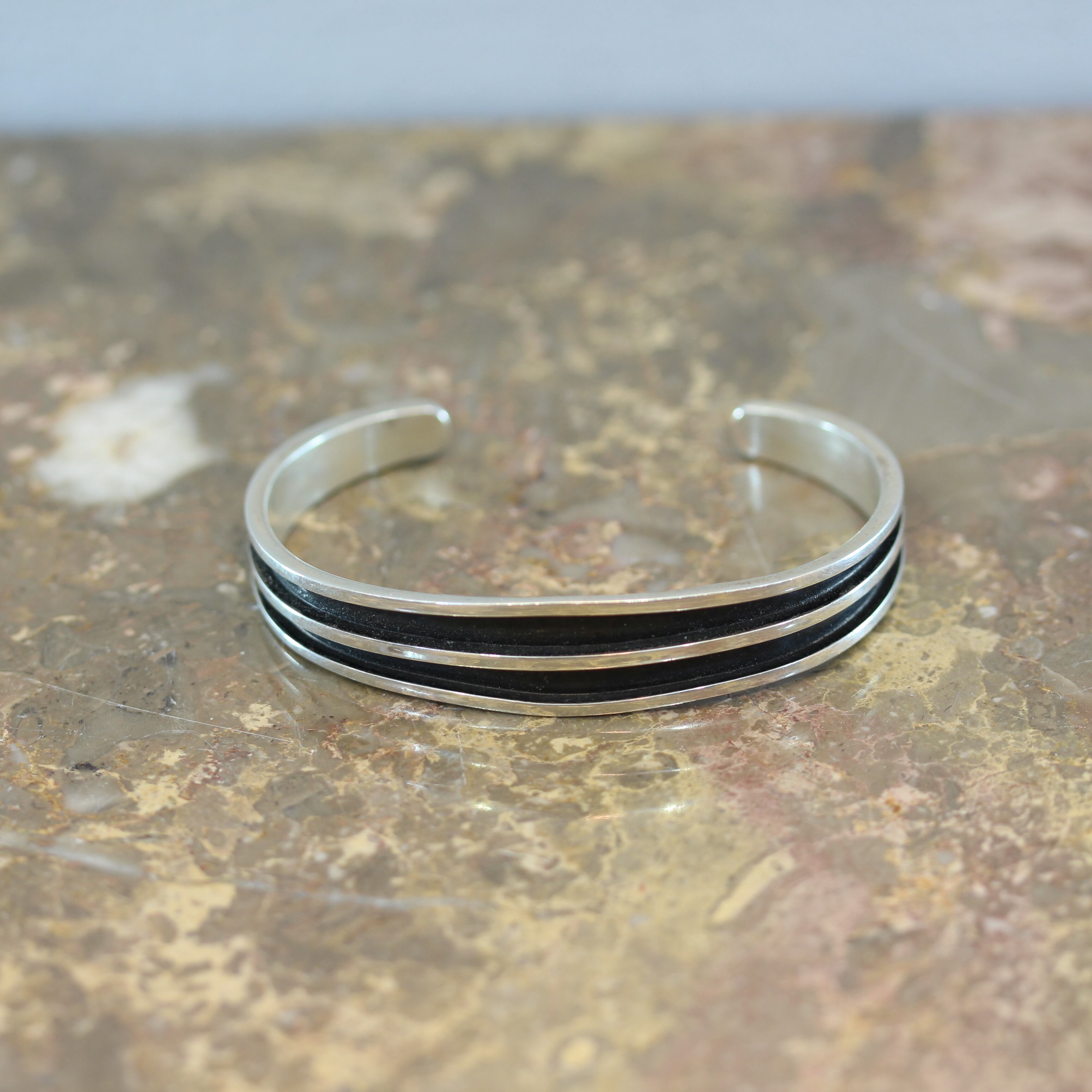 最新発見 最終値下げ TOM HOWK トムホーク2ラインバングルとシルバーリングセット kids-nurie.com