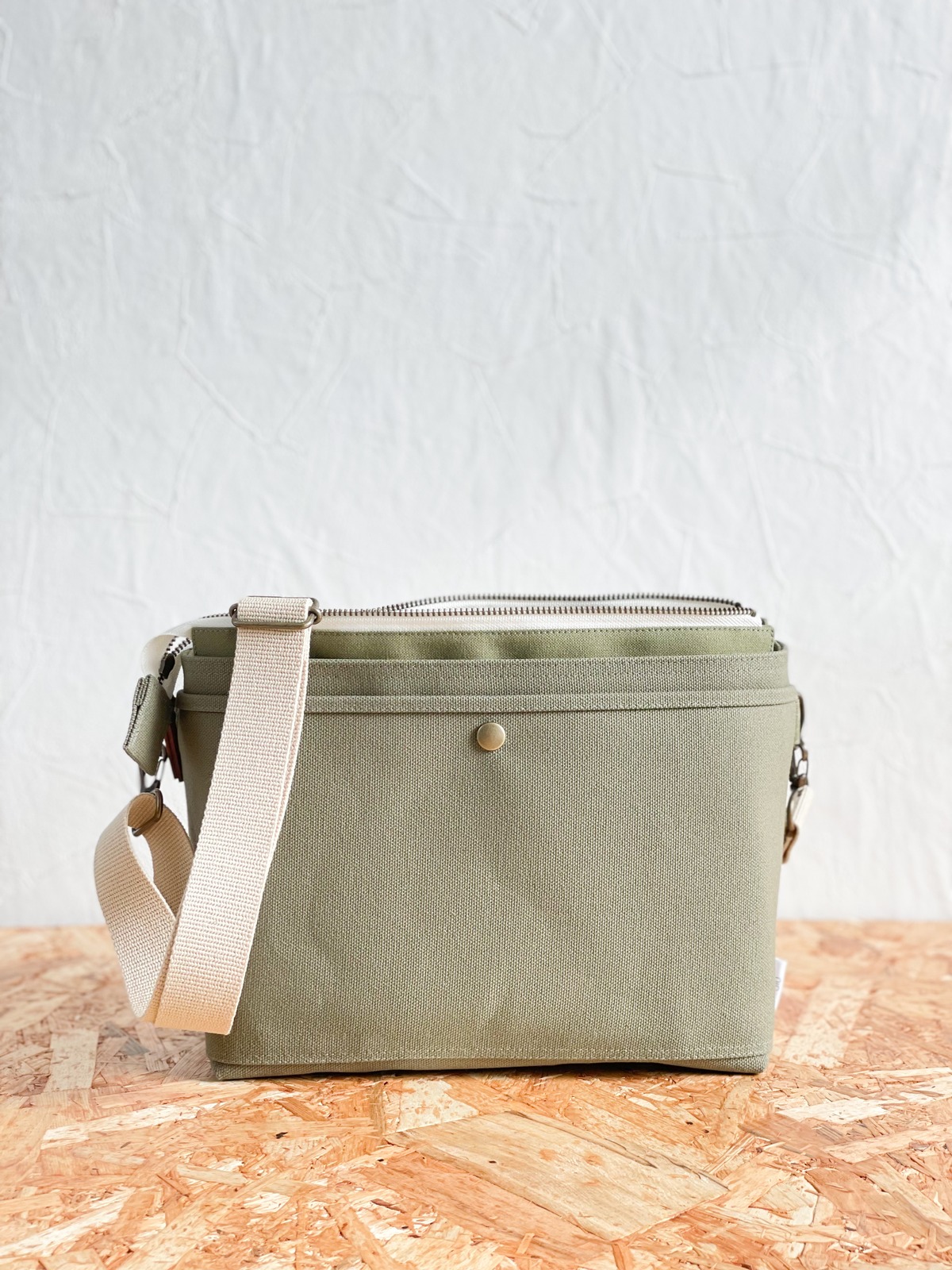 pochette wide L : オリーブ | +sio