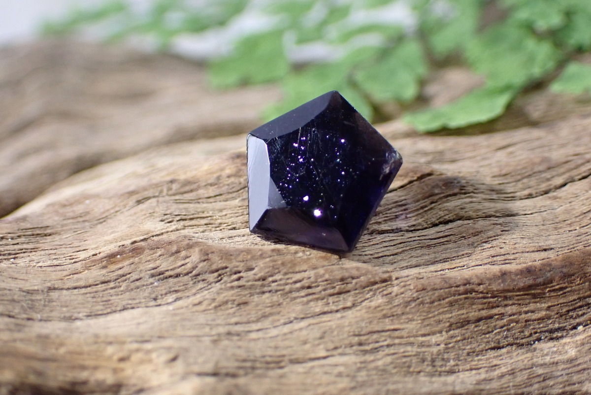 アイオライトサンストーン 2.81ct [C11-666] | differencee(ディファレンシー)