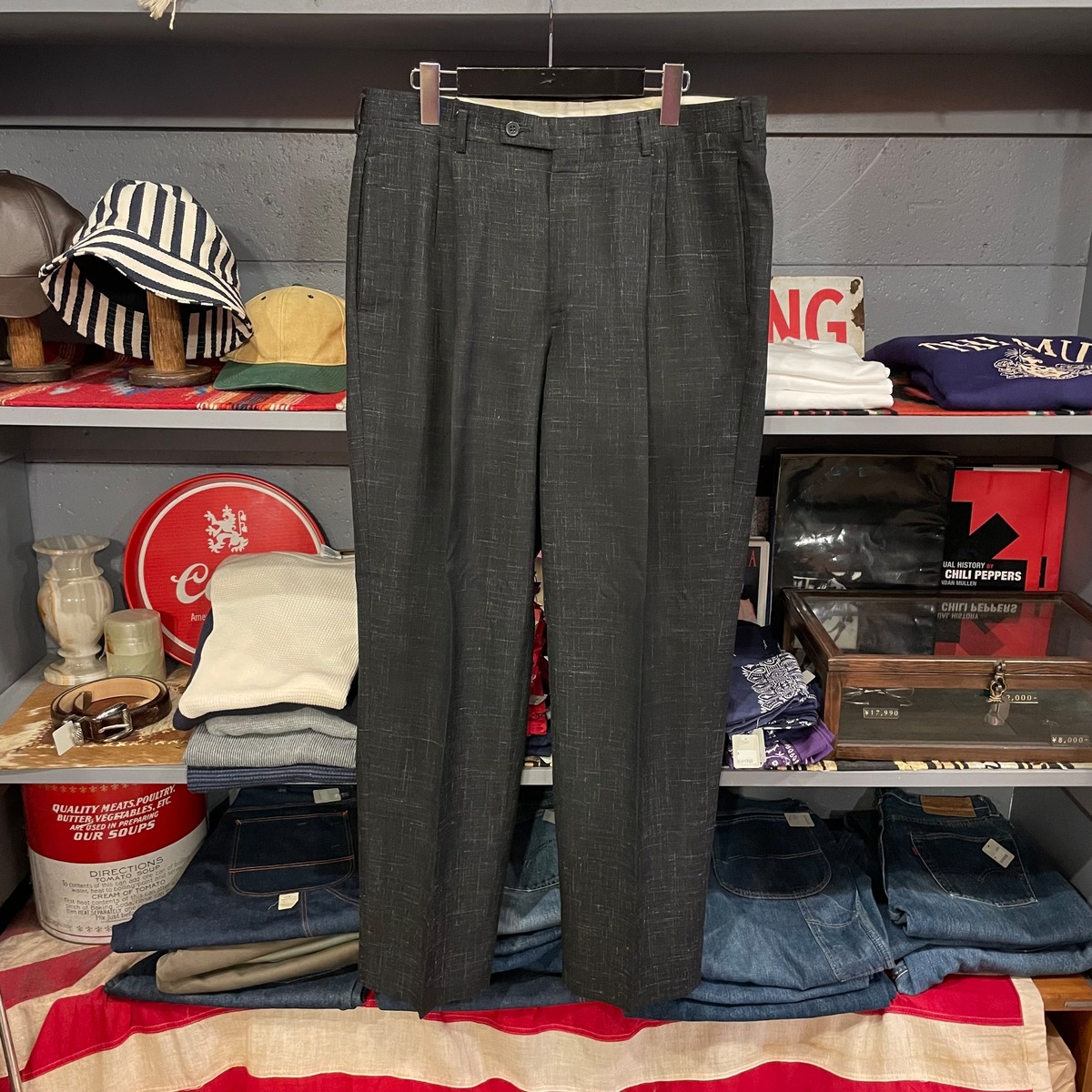 GALA 2Tuck Slacks | VOSTOK