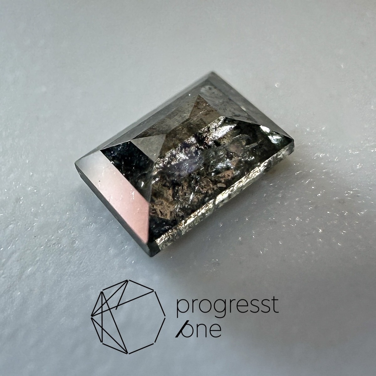 ソルトアンドペッパーダイヤモンド0.19ct | progresstone