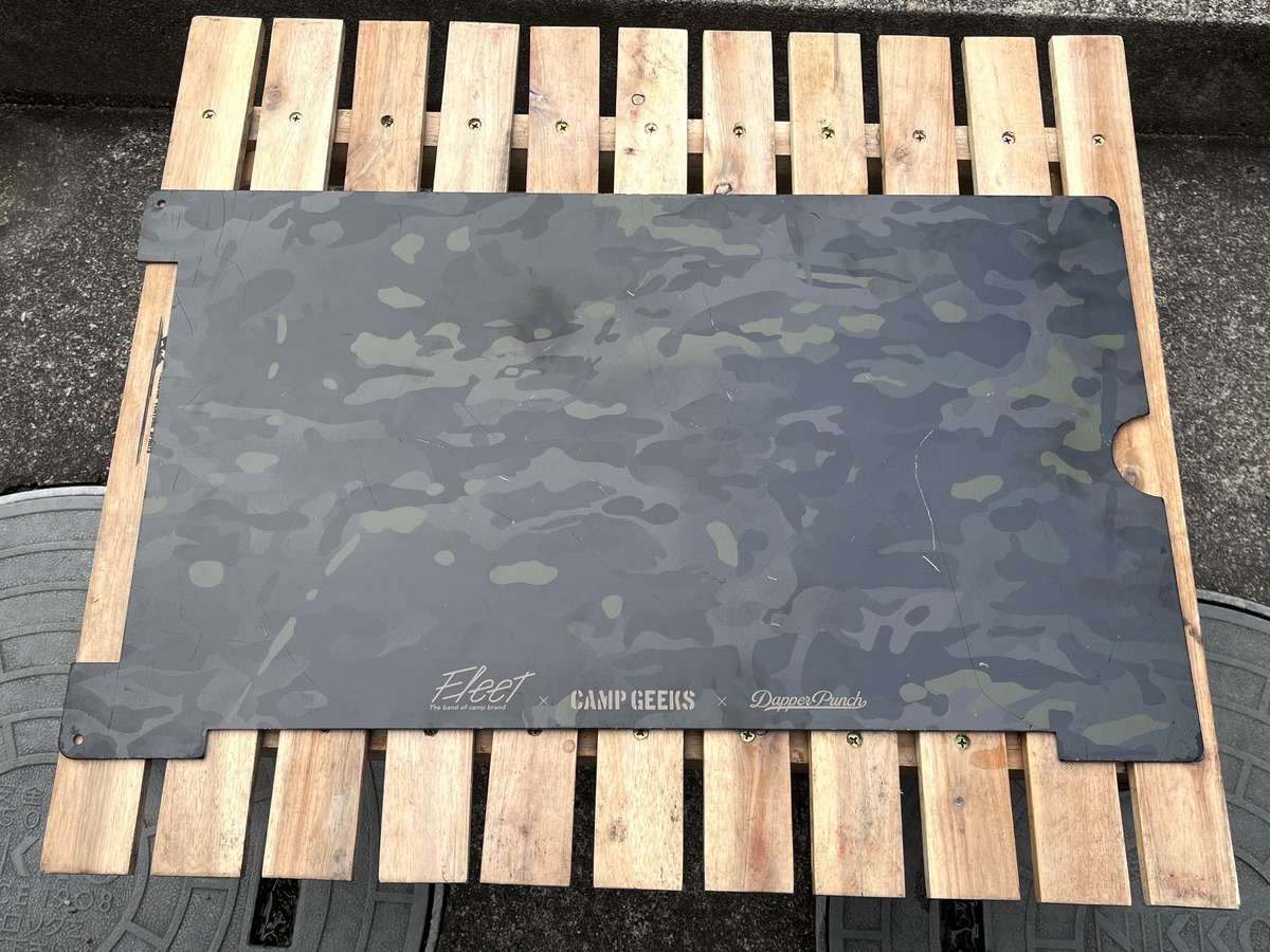 CAMP GEEKS（キャンプギークス）×Dapper Punch × Fleet フィールドラック用天板 ブラックカモ | Outdoor Reuse