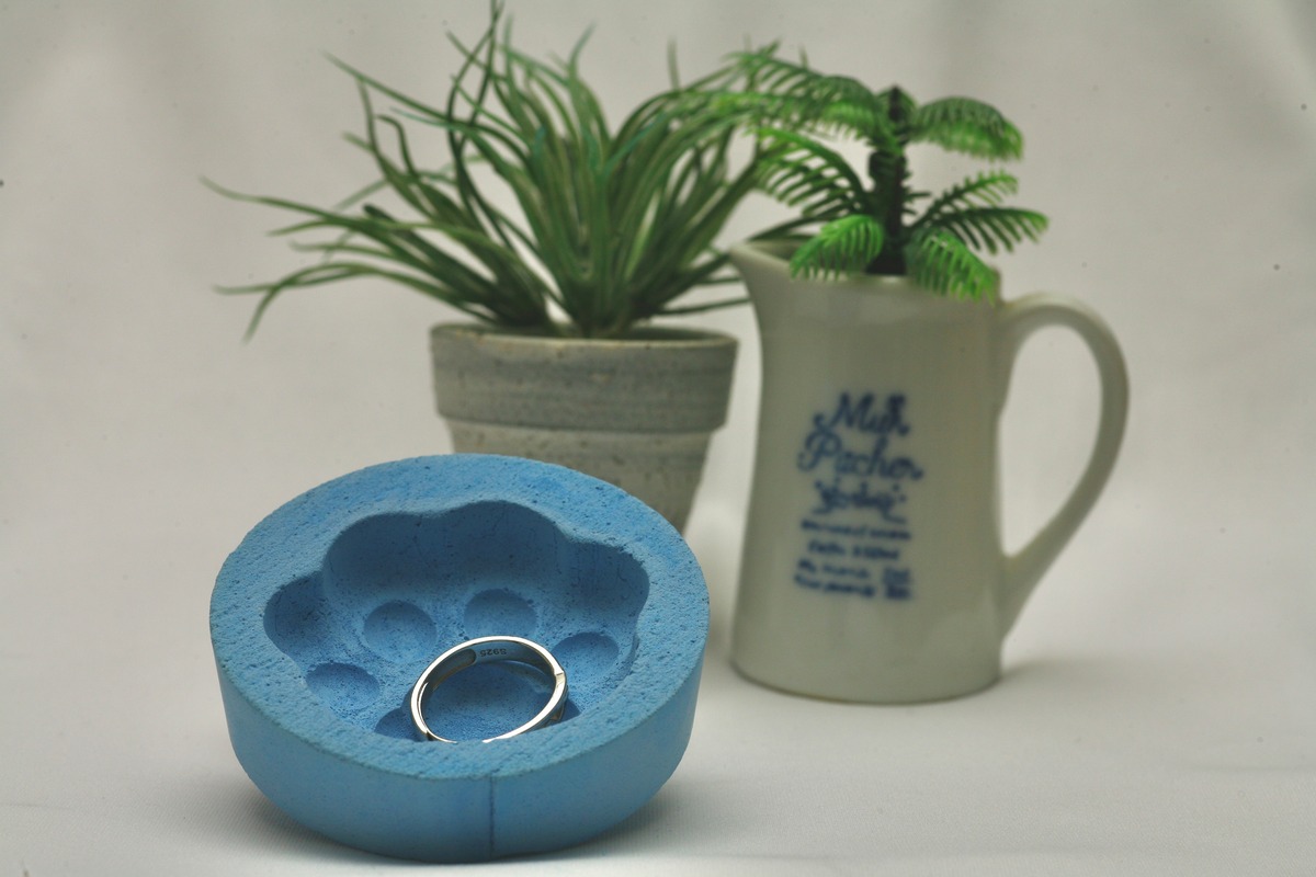 コンクリート/肉球/小物入れミニ／ブルーLサイズ | Macharon