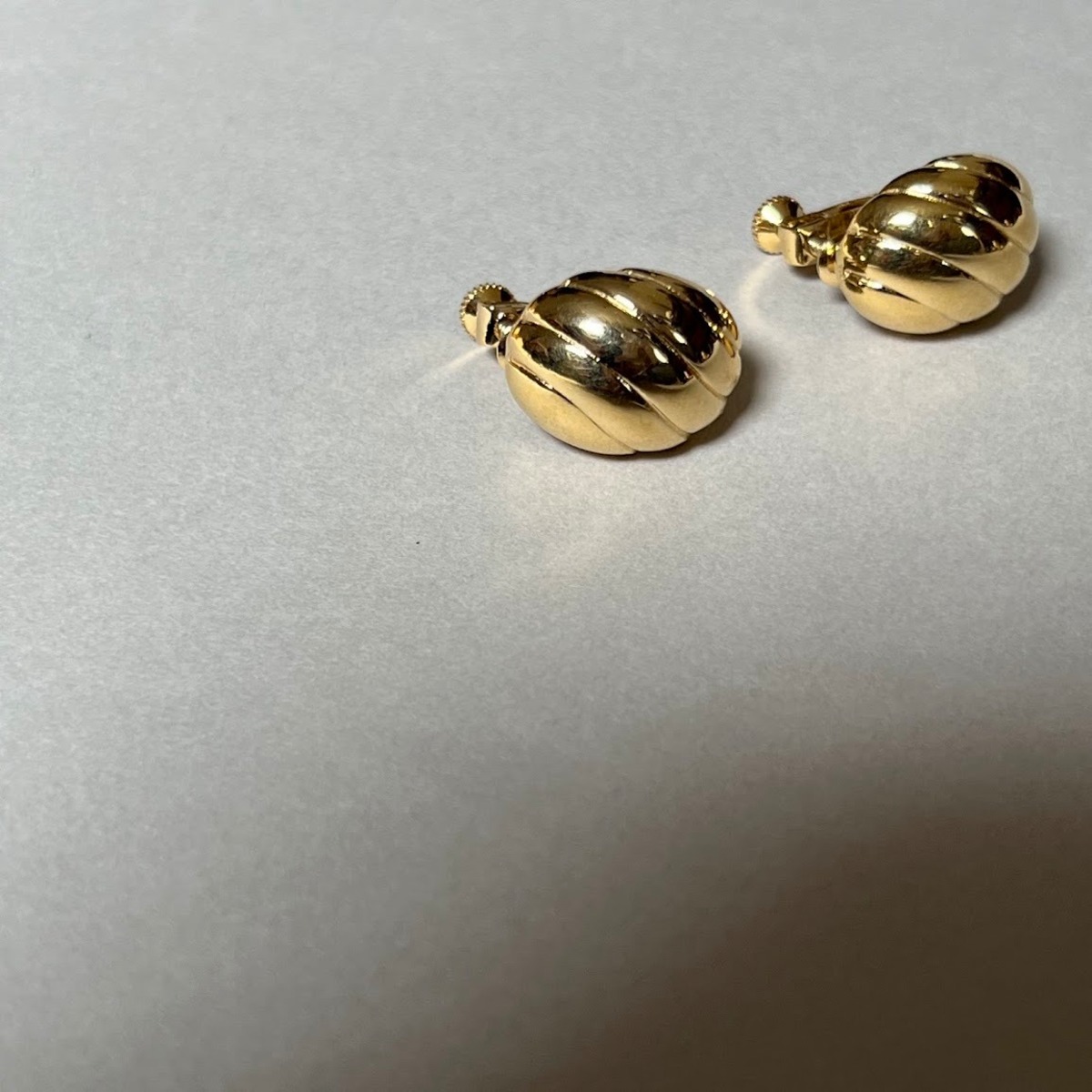 アーモンド イヤリング 《E-0052》 | ModernLoop ユーズドアクセサリー専門店