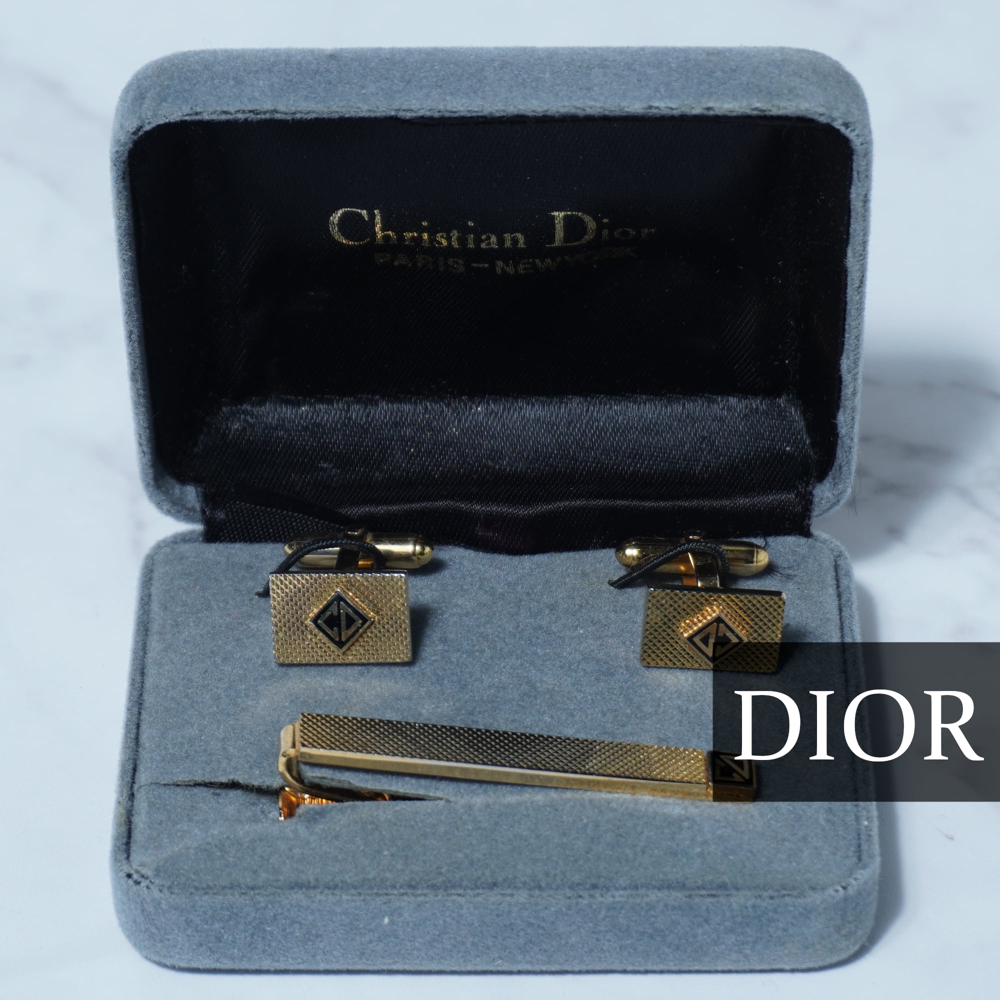 【Christian Dior】クリスチャンディオール "CDロゴ入”カフスピン＆ネクタイピン箱付 gold | ブランド古着屋 Jesus ...