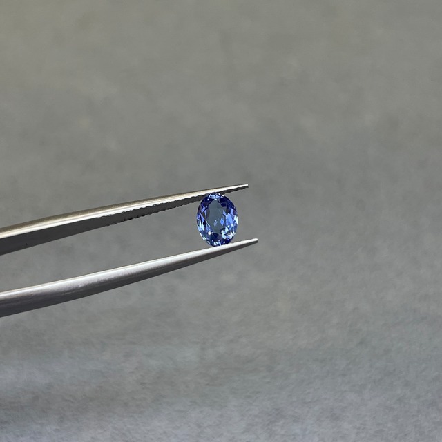 【GIT鑑別】非加熱タンザナイト 0.90ct 6.76mm×4.97mm×3.47mm オーバルルース | 鈴木屋