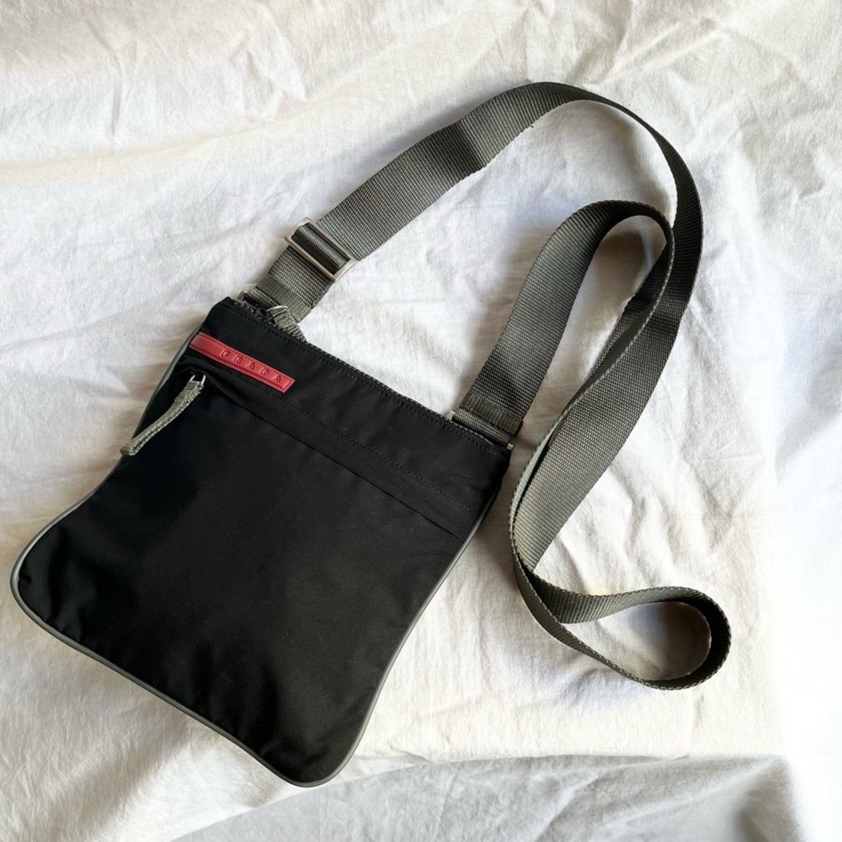 PRADA "Red Tag × Black Nylon" Aquare Shoulder Bag | CARBOOTS