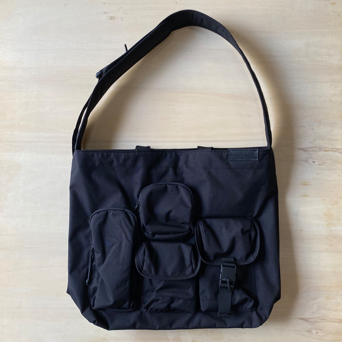 baicyclon by bagjack "MULTI POCKETS 2WAY TOTE(MEDIUM)" | circus