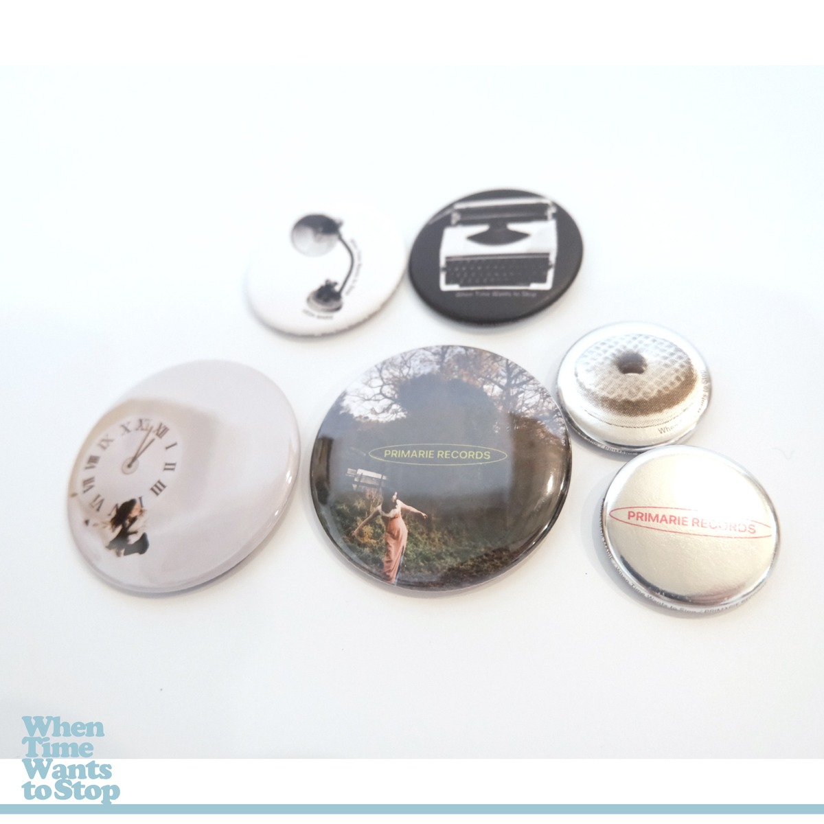 [時間は止まりたがっている] 缶バッジセット | UEDA MARIE ONLINE SHOP