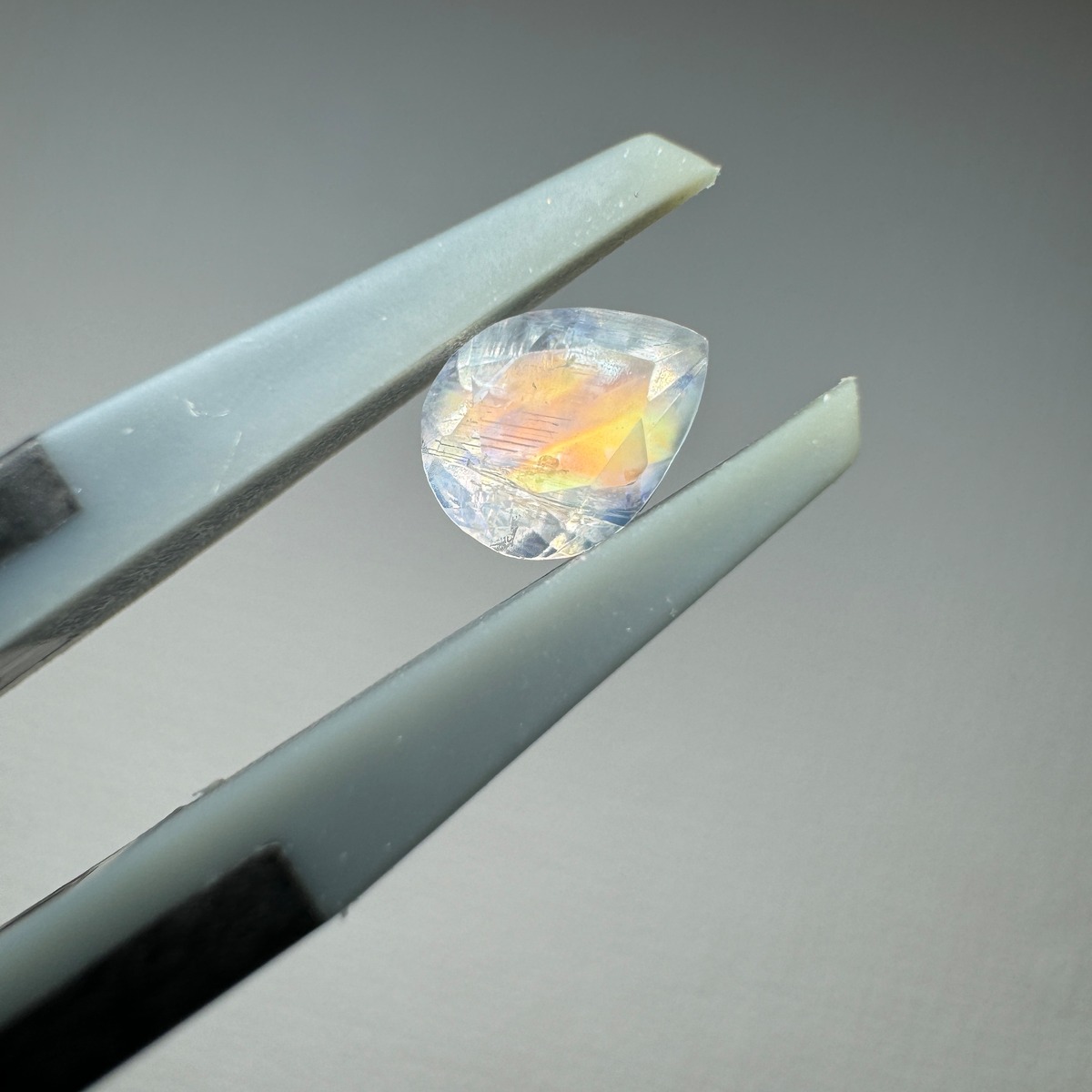 アンデシンラブラドライト 〜ぎらぎらな雫〜 0.31ct | GEMマニ屋