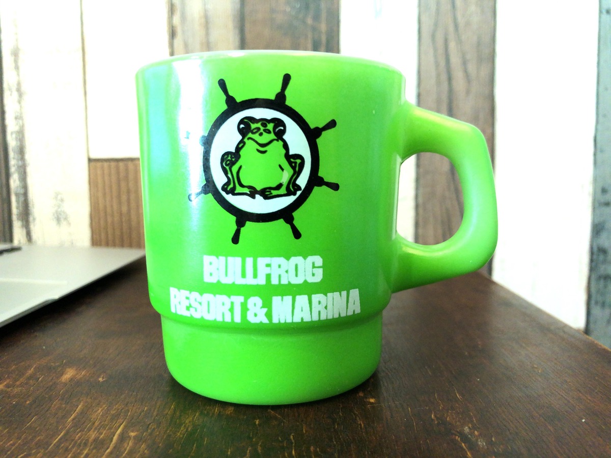 Fire-king マグカップ「BULLFROG RESORT&MARINA」 | earl