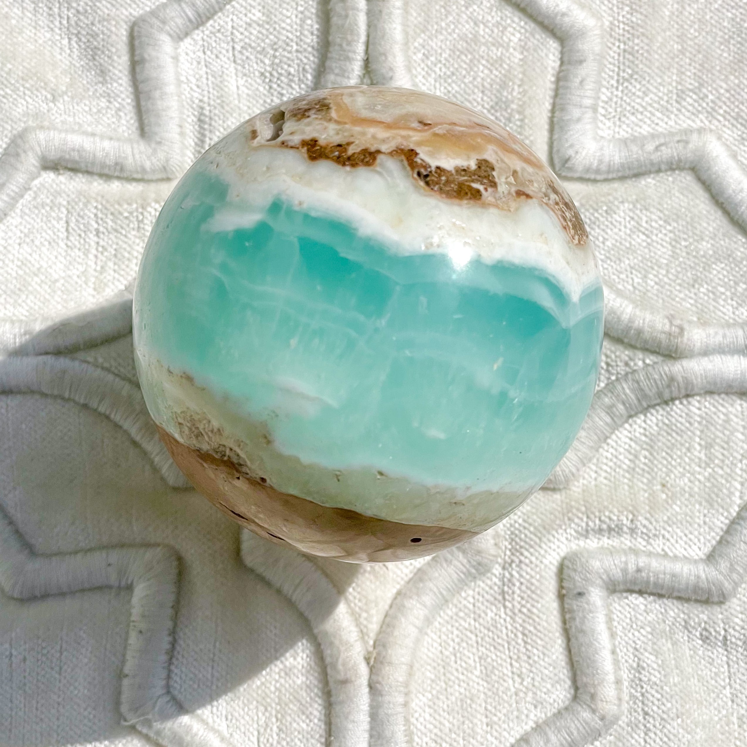 High Quality Caribbean Blue Calcite Sphere 2 カリビアンブルーカルサイト | FLUXY - 天然石と鉱物のお店 フラクシー