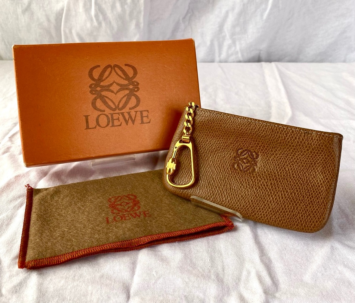 LOEWE "Key Chain" Purse | CARBOOTS