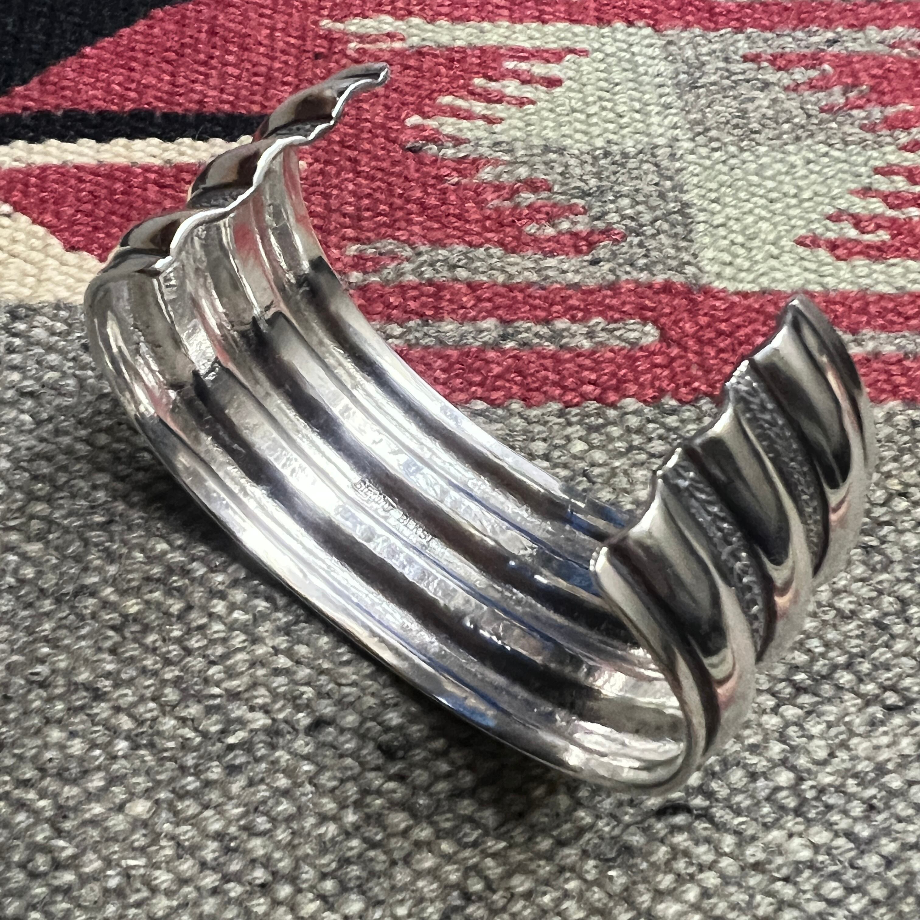 ARNOLD BLACKGOAT SILVER BANGLE | safarionline