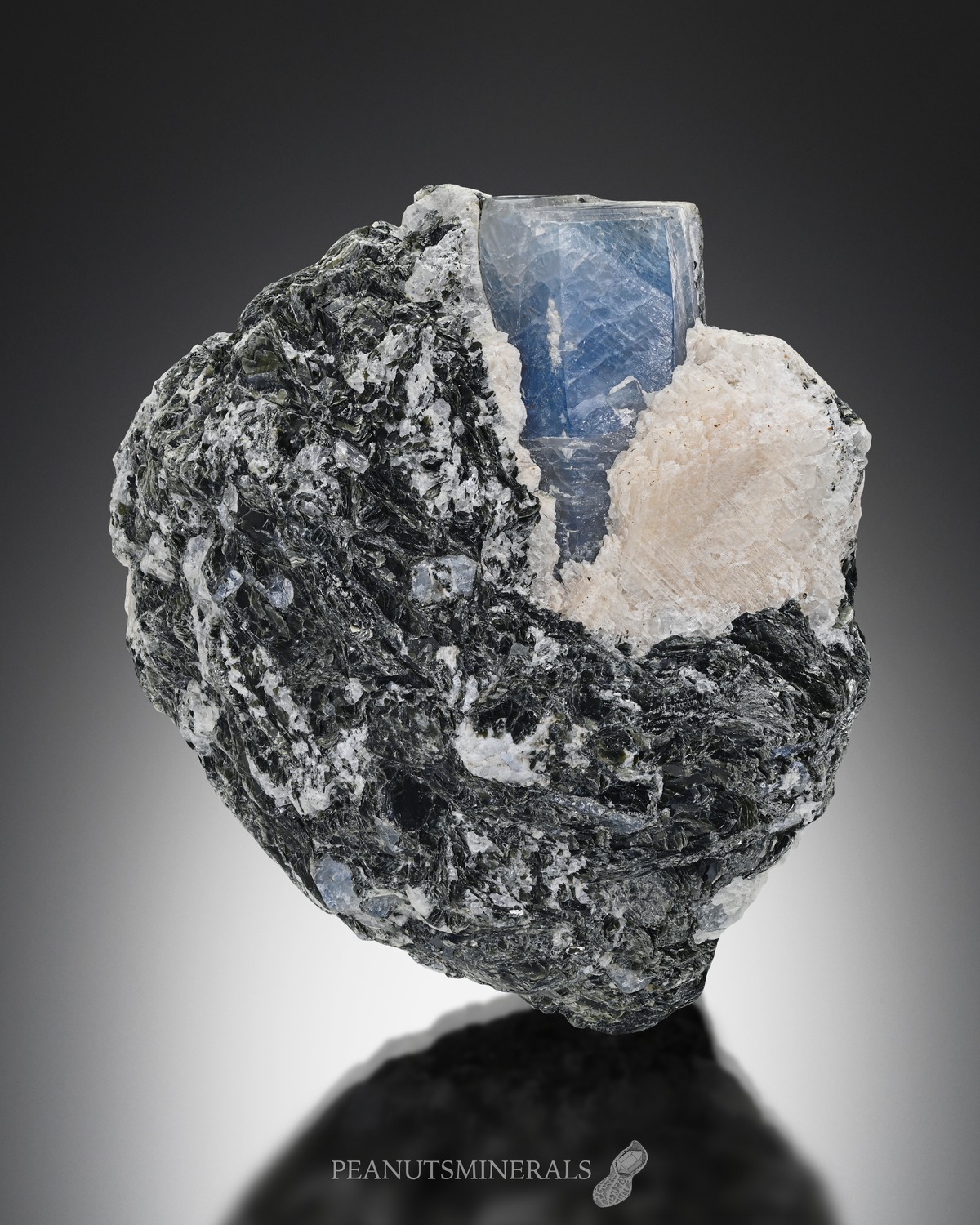 サファイア / アルバイト / マイカ【Sapphire with Albite & Mica】ネパール産 | PEANUTS MINERALS