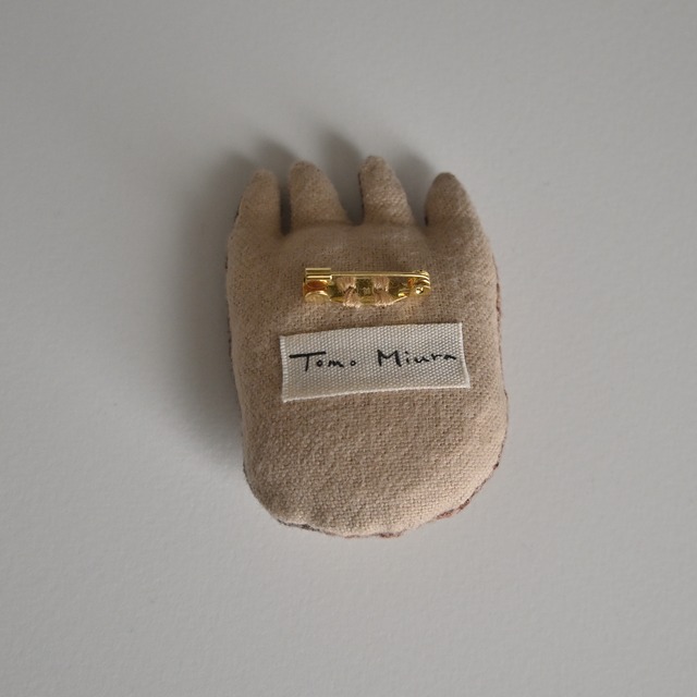 テテ「寄り道」ブローチ | Tomo Miura