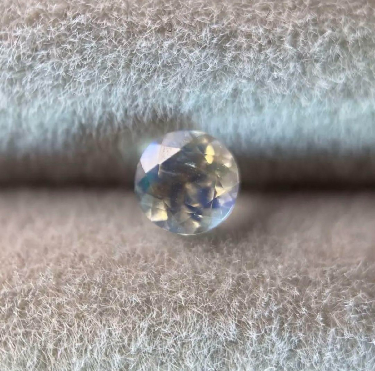 アンデシンラブラドライト ロイヤルブルームーンストーン 0.21ct ルース | GCC.GEMS.