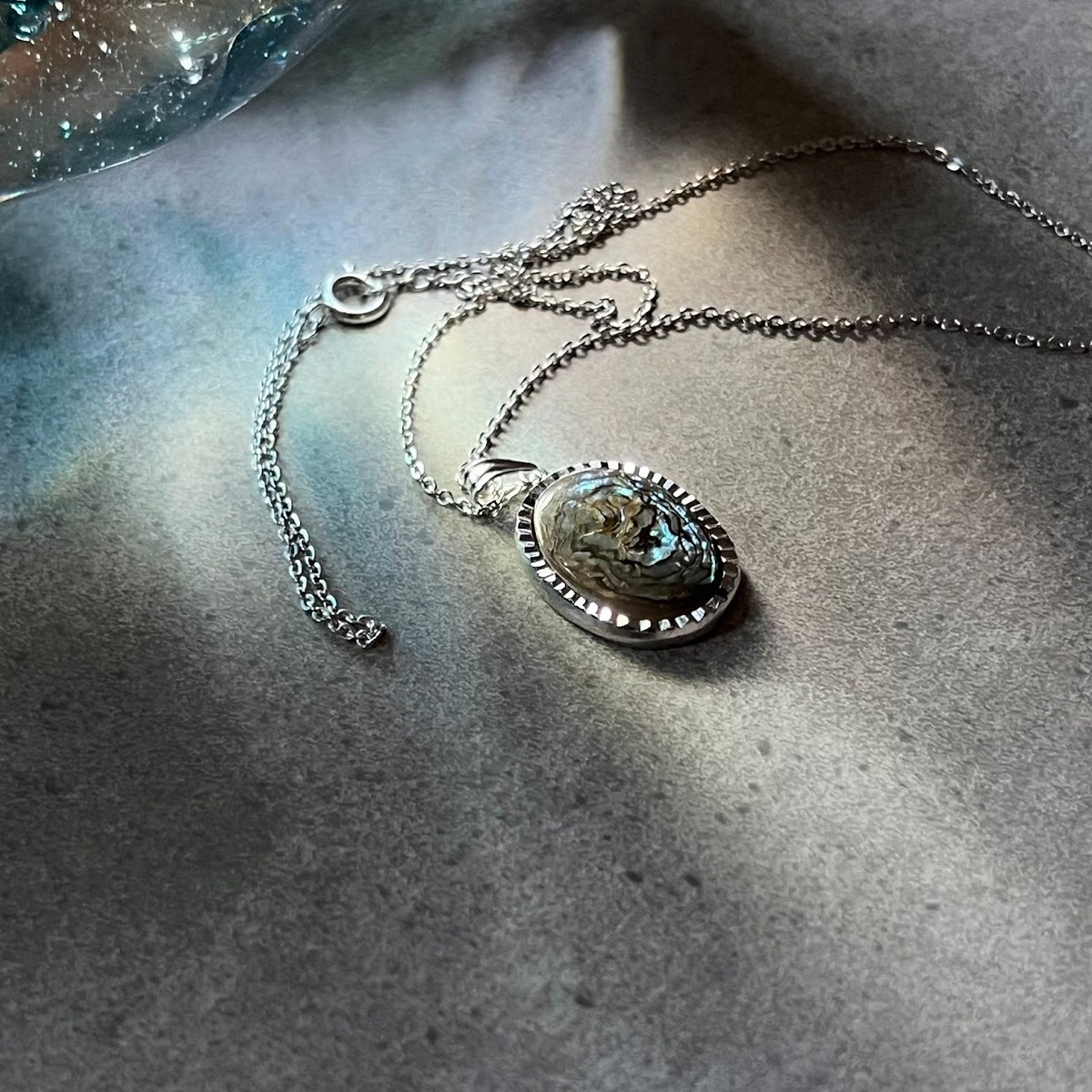 シェル オーバル ネックレス 《N-0135》 | ModernLoop ユーズドアクセサリー専門店