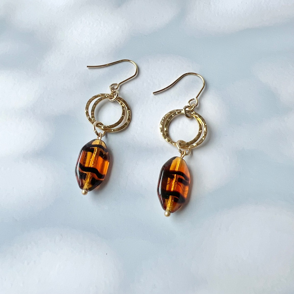 ブラウンチェコガラスピアス /イヤリング | Handmade Accessory MU