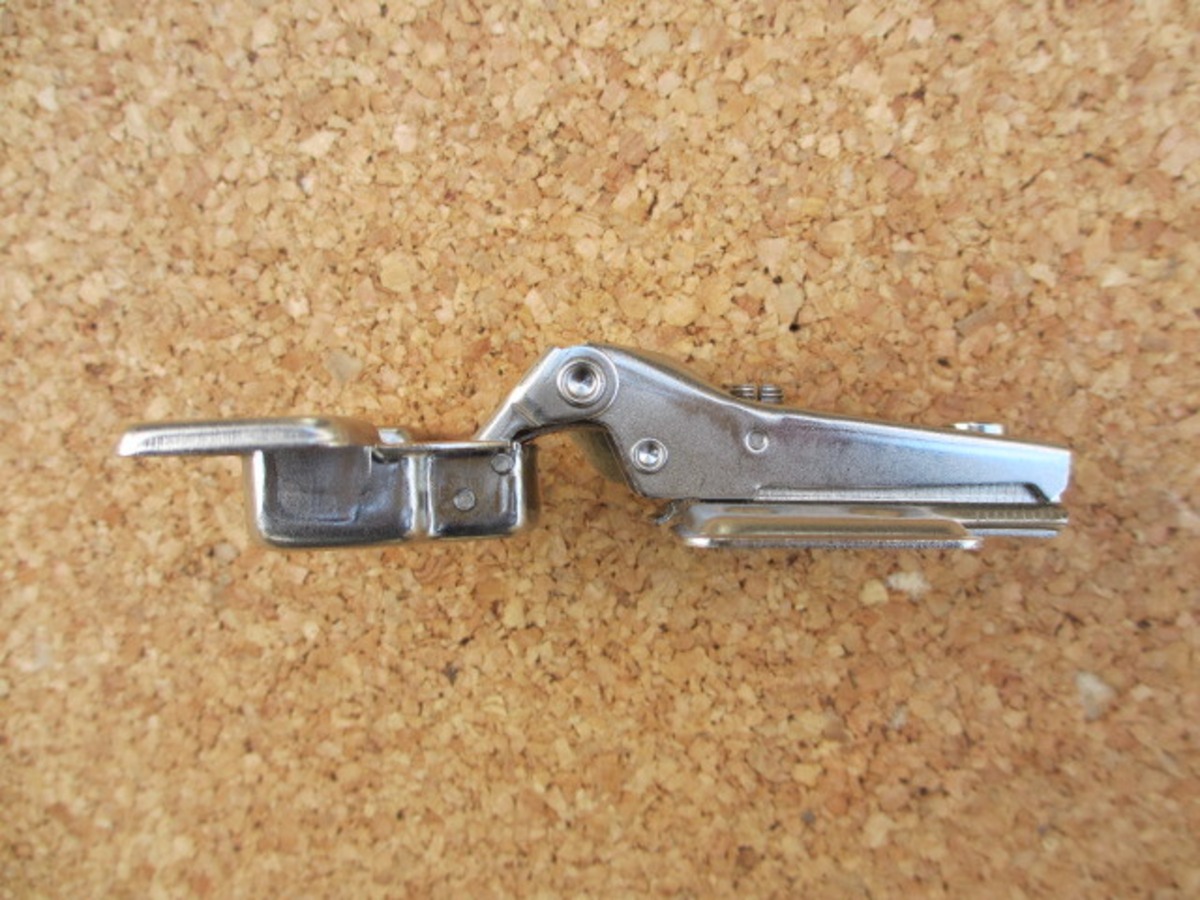 W606刻印スライド丁番(15mmカブセ)の代替品 | YasudayaKagu online shop