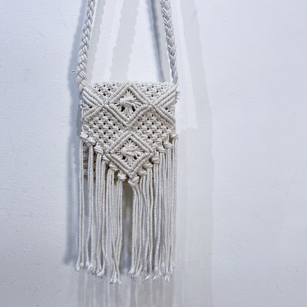 White macrame pochette | LEMON