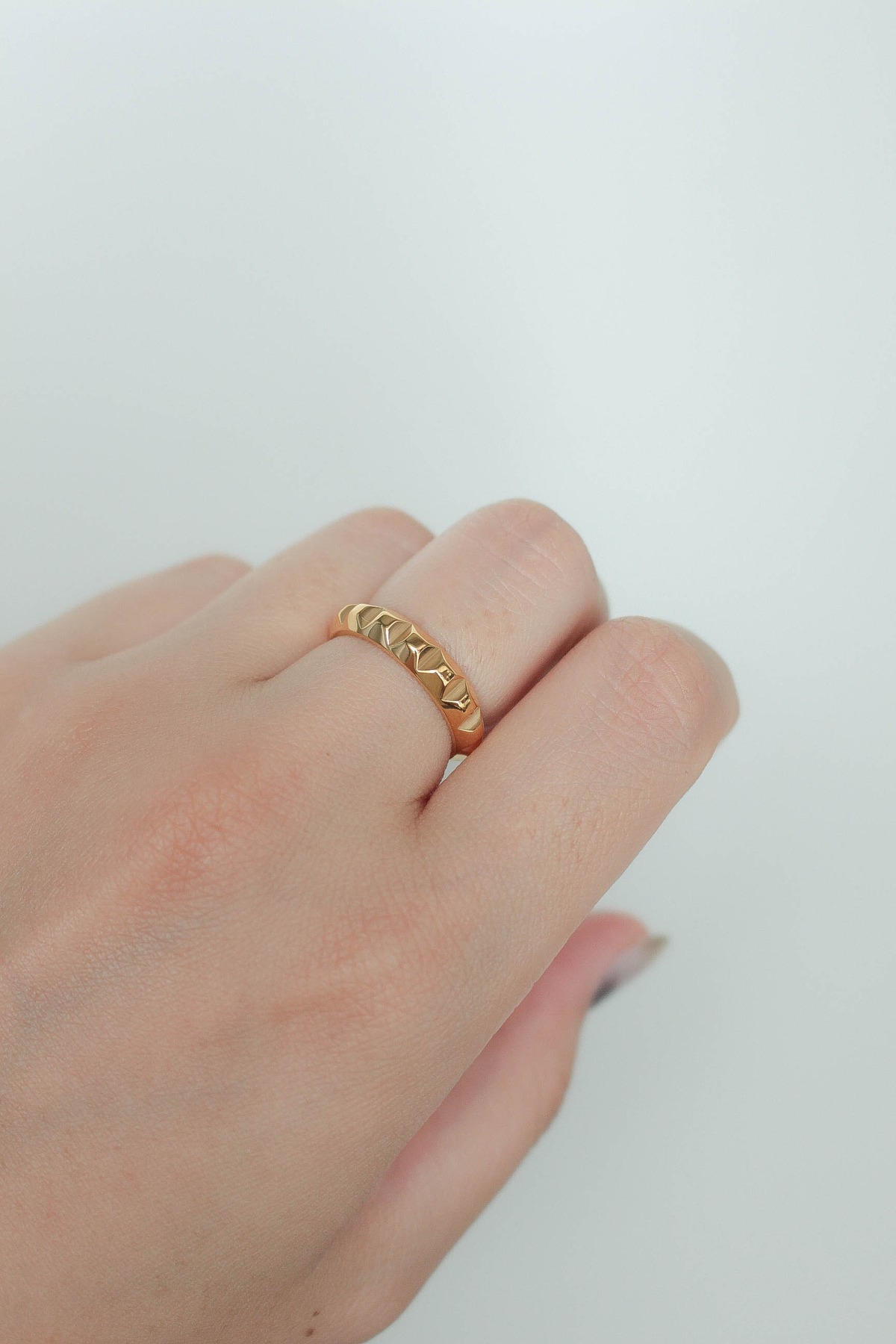 Ice Block Ring | 金属アレルギー対応のアクセサリー ebine